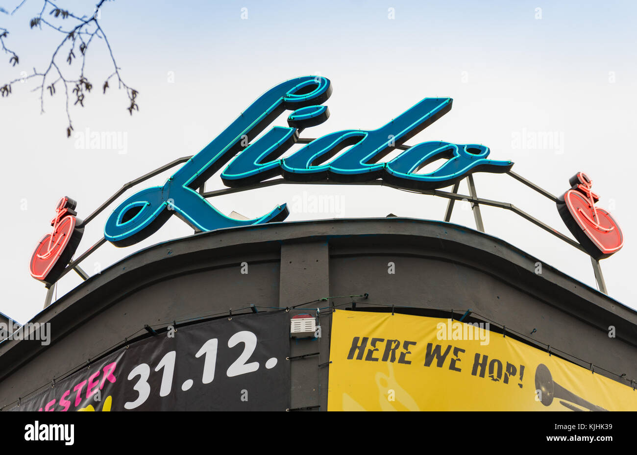 Venue sign hi-res stock photography and images - Alamy