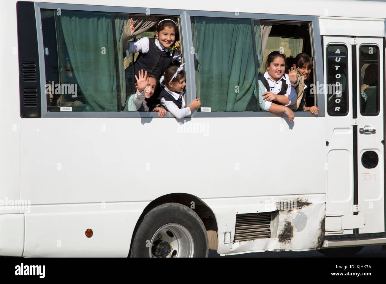 School bus usa village hi-res stock photography and images - Alamy