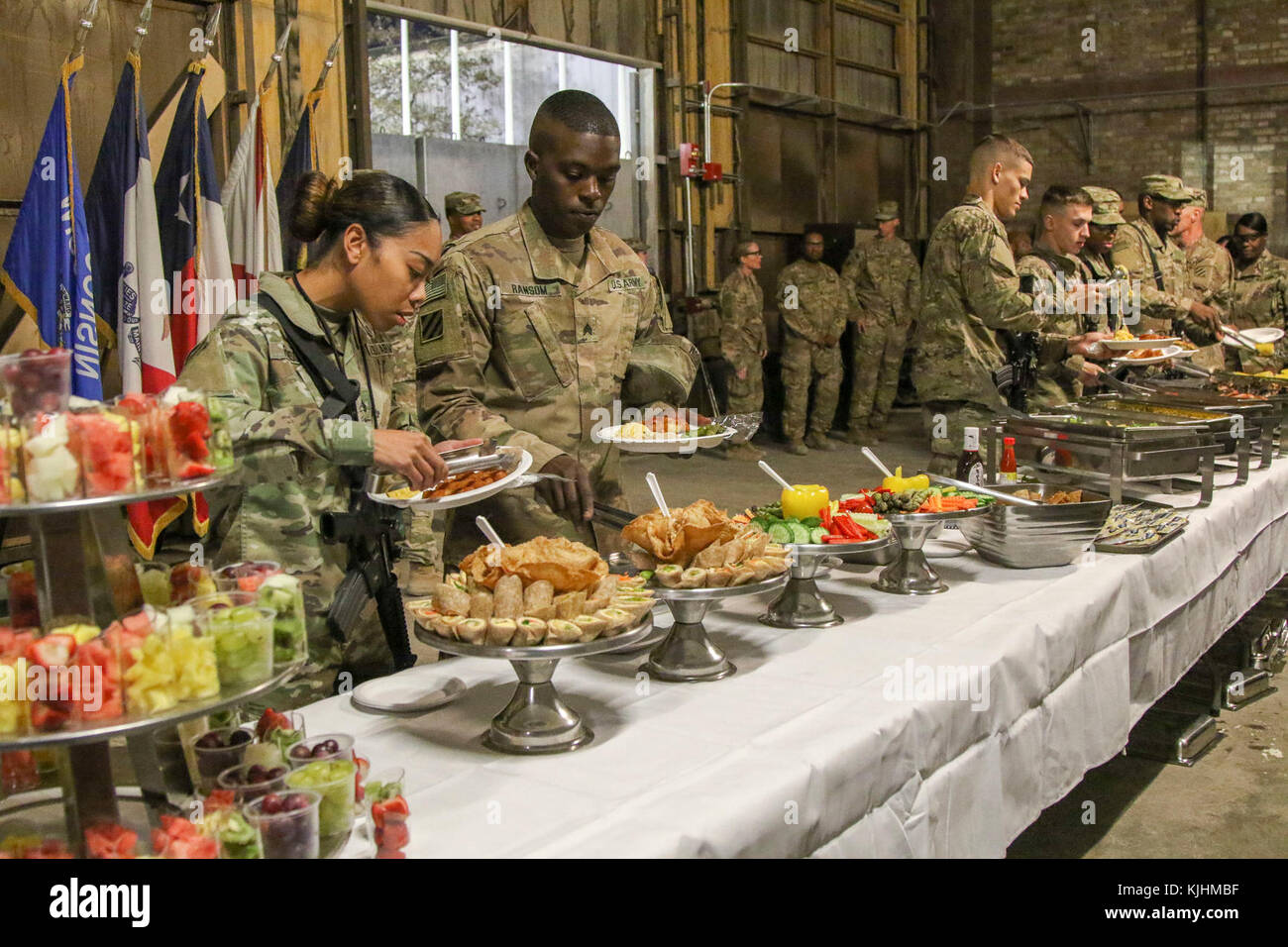 Soldiers of the 3rd Infantry Division enjoy a buffett dinner at the ...