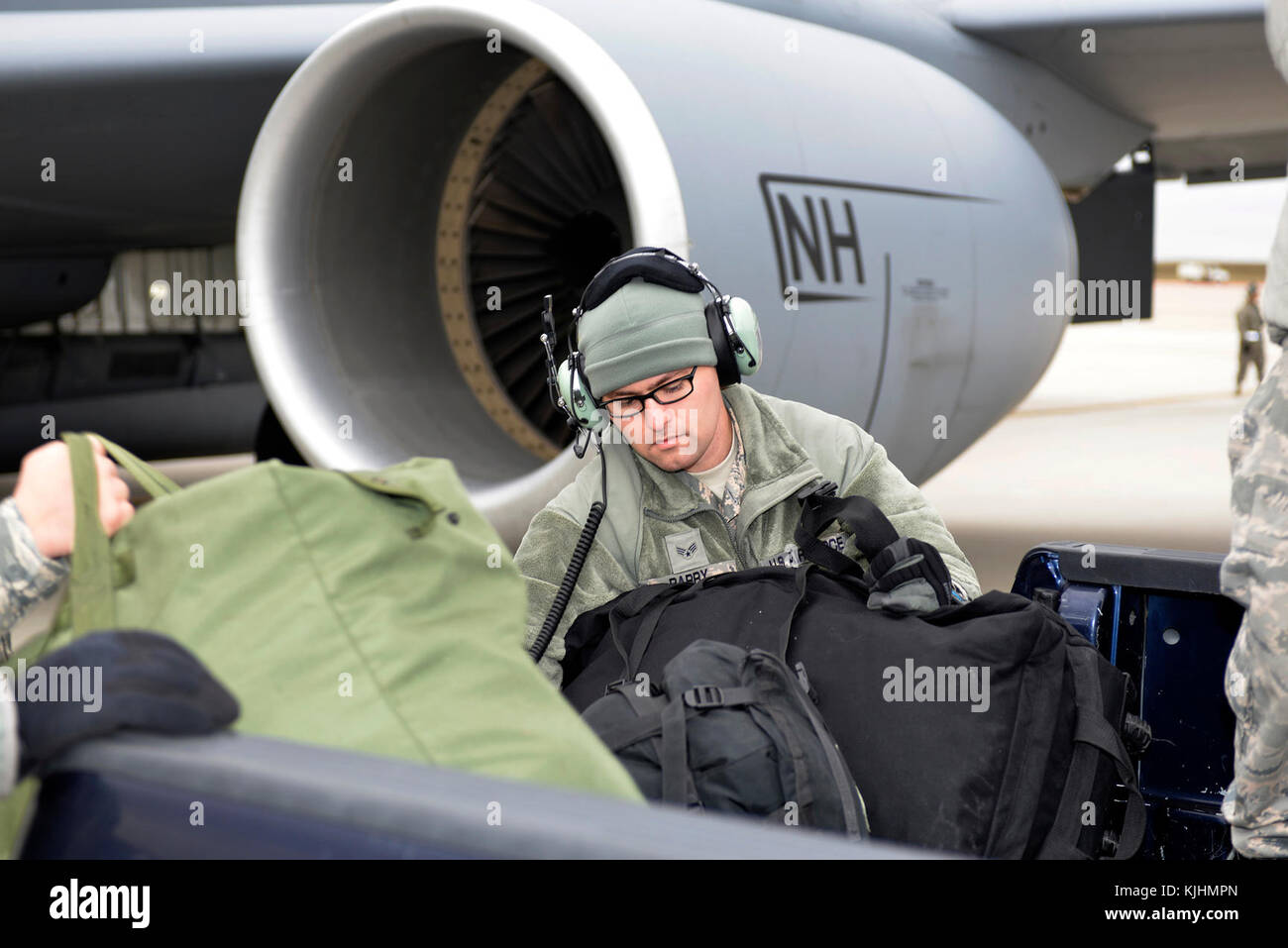 235th air traffic control squadron hi-res stock photography and images ...