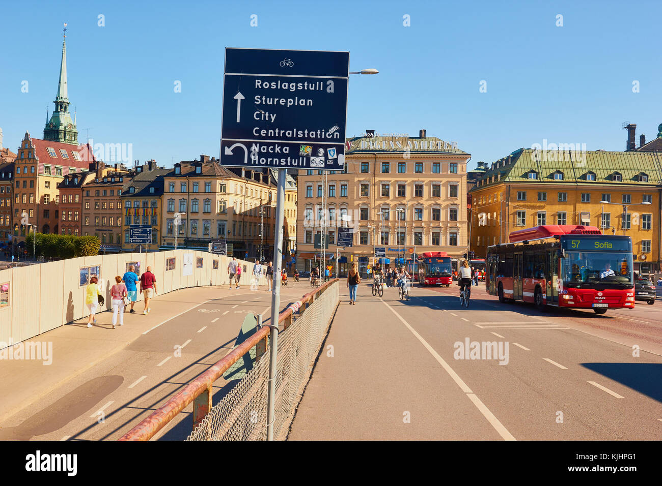 Commuters, Slussen, Sodermalm, Stockholm, Scandinavia Stock Photo - Alamy