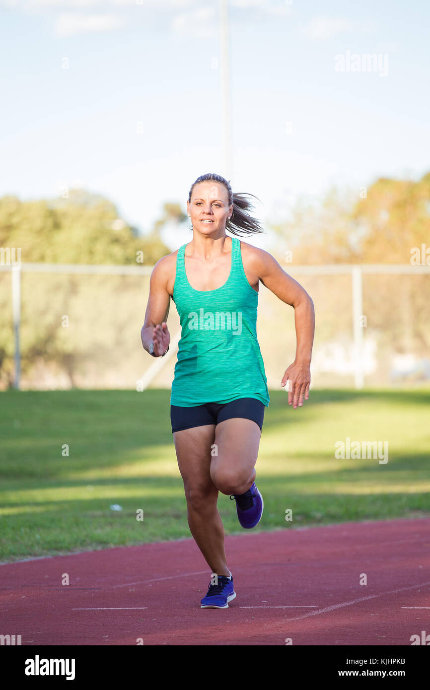 Legs ready for landing hi-res stock photography and images - Alamy