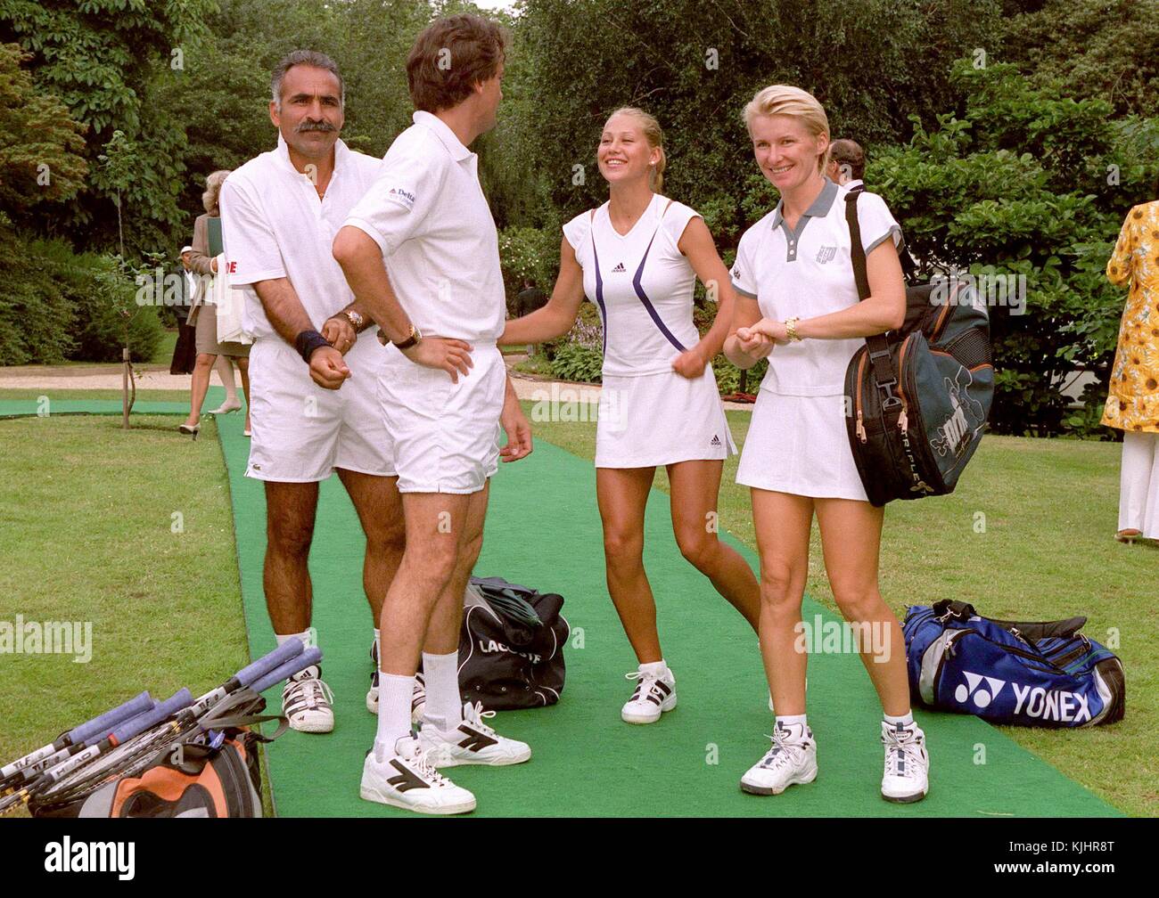 Jana novotna buckingham palace hi-res stock photography and images - Alamy