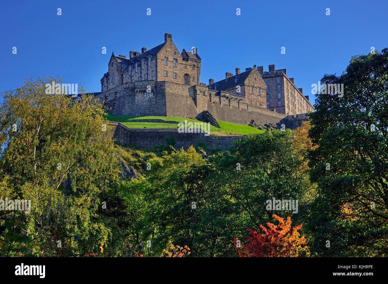Edinburgh castle gardens autumn hi-res stock photography and images - Alamy