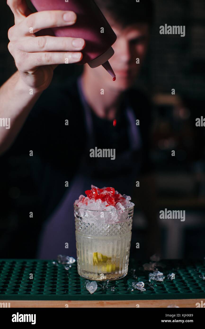 Barman preparing a cocktail Stock Photo - Alamy