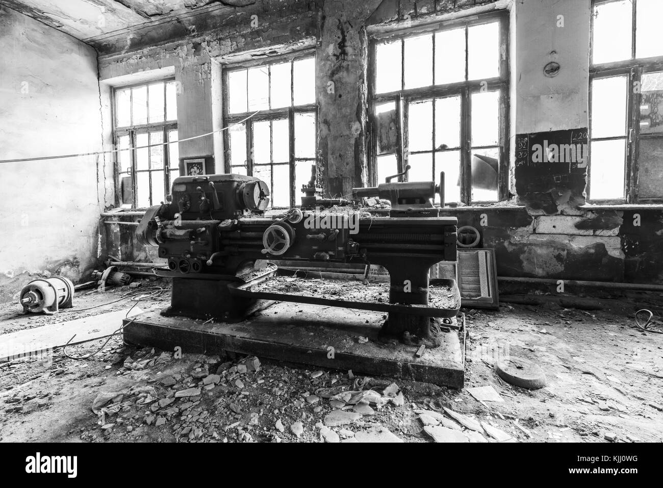 Factory manufacturing industrial pollution Black and White Stock Photos ...