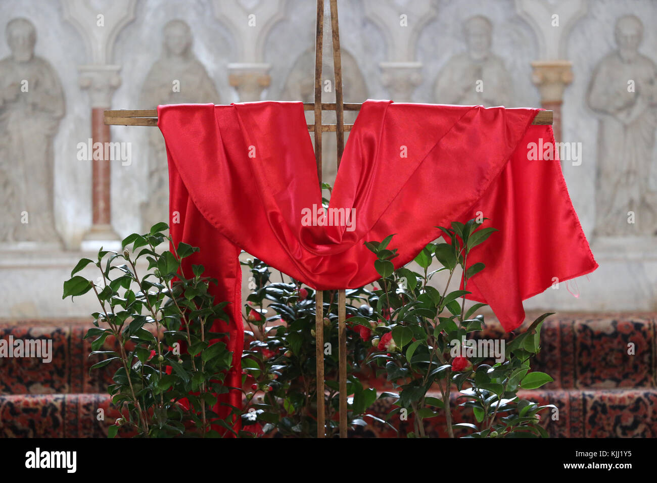 Symbole croix rouge hi-res stock photography and images - Alamy