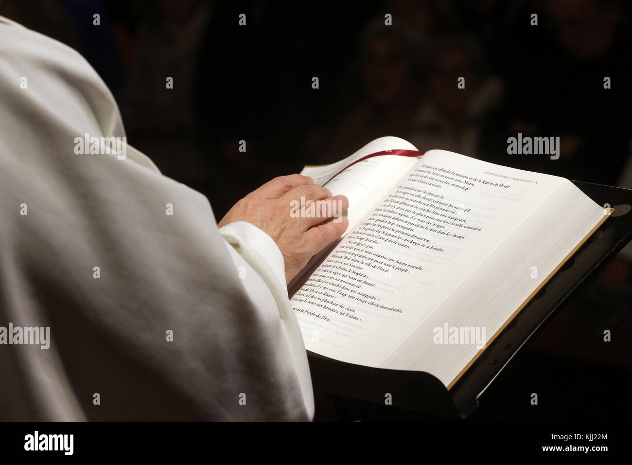 Catholic sunday mass hi-res stock photography and images - Alamy