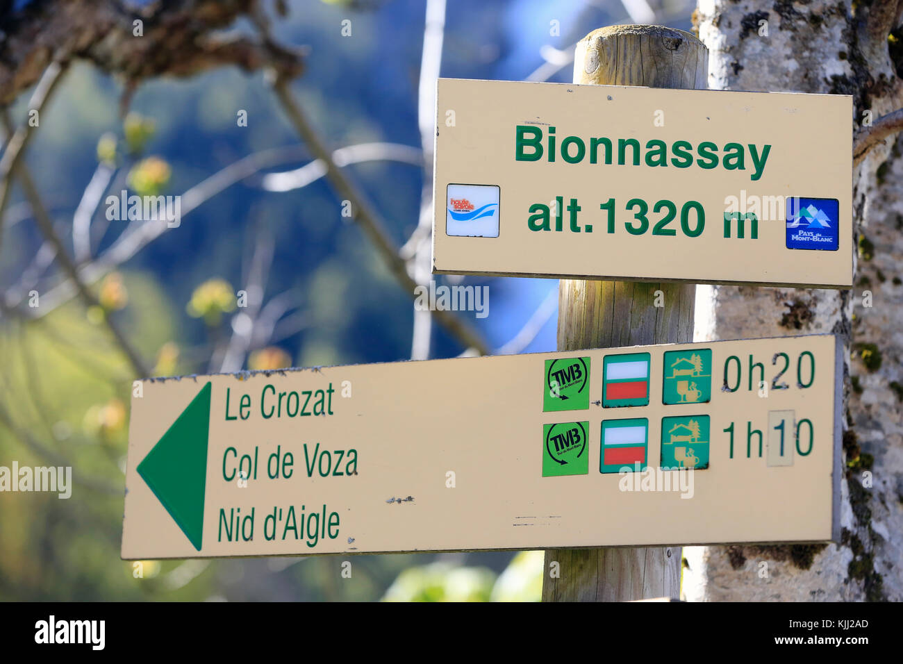 Gr footpath hi-res stock photography and images - Alamy