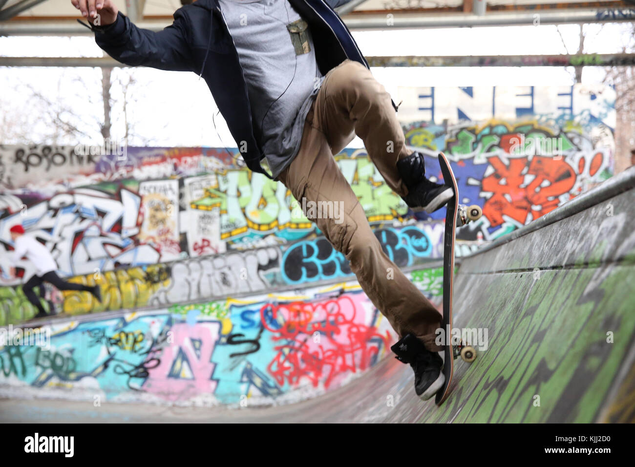 Adult skateboarder hi-res stock photography and images - Alamy