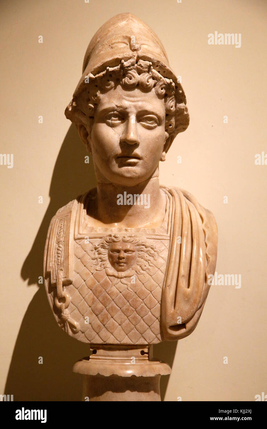 Atena busto hi-res stock photography and images - Alamy
