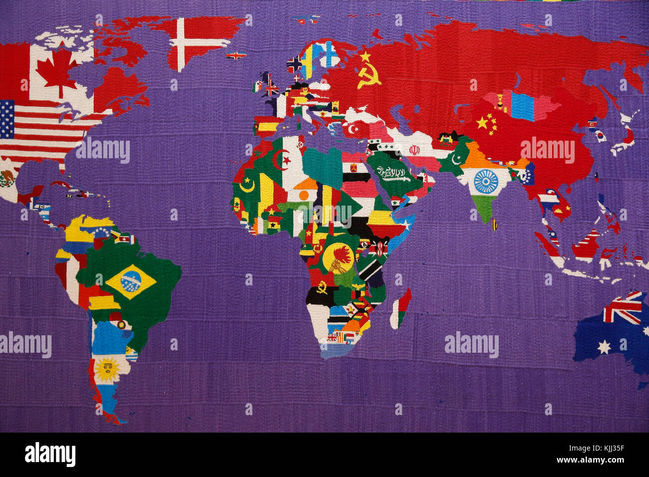 Museum of Modern Art, Rome. Alighiero Boetti. Mappa. 1990. Cette image ...