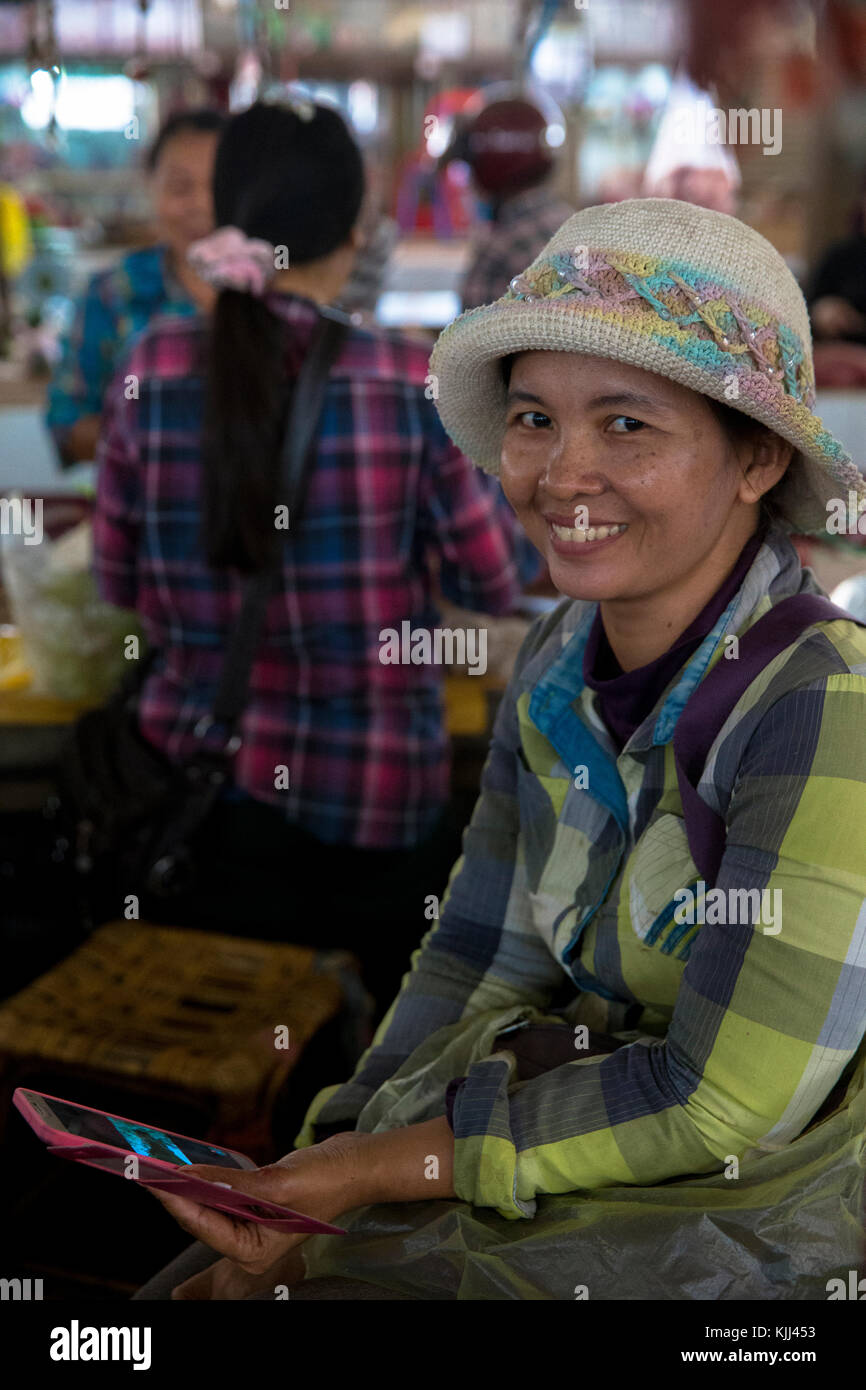 Shopkeeper hi-res stock photography and images - Alamy