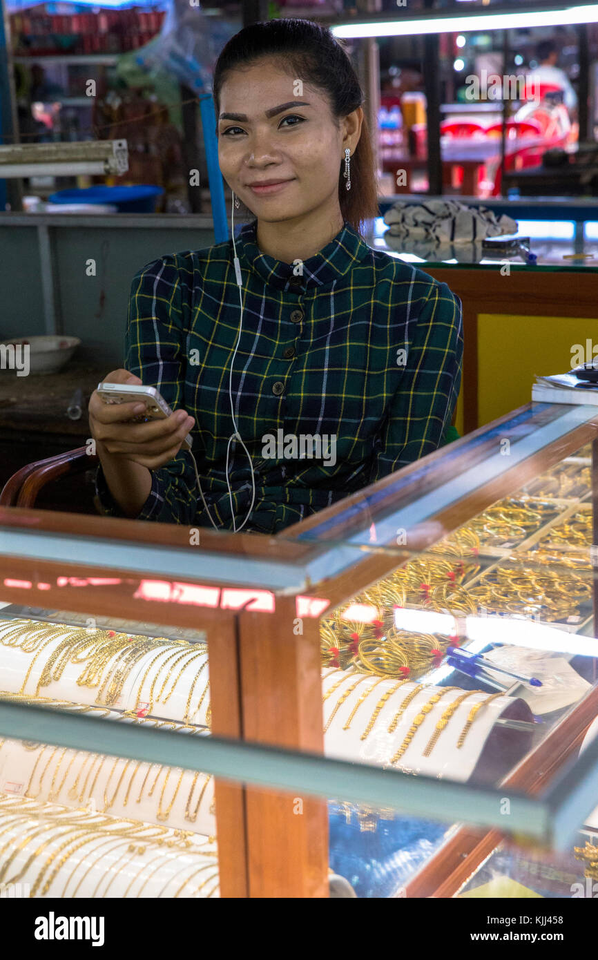 Shopkeeper hi-res stock photography and images - Alamy