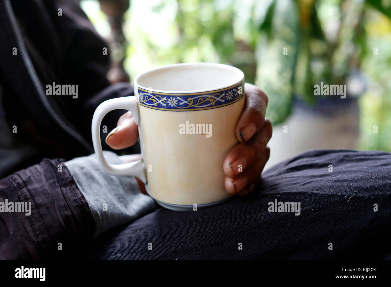 Man drinking cup hi-res stock photography and images - Alamy