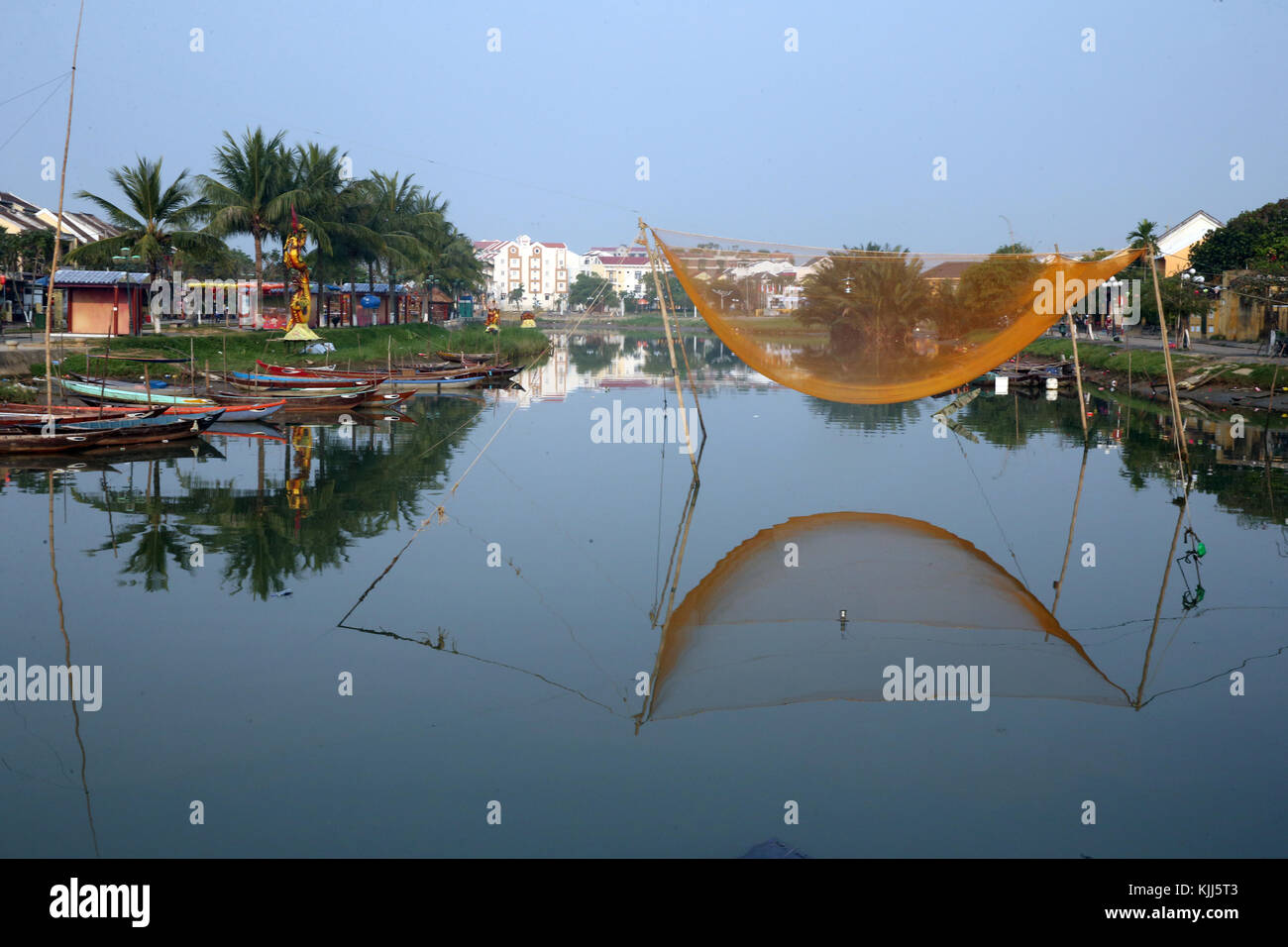 Vietnamese net fishing hi-res stock photography and images - Alamy