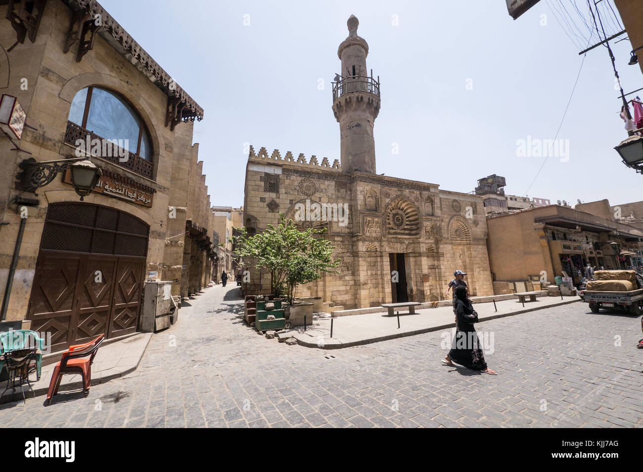 Cairo street scene traditional dress hi-res stock photography and ...