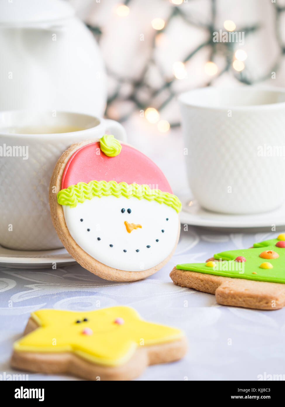 Kids bake ginger cookies hi-res stock photography and images - Alamy