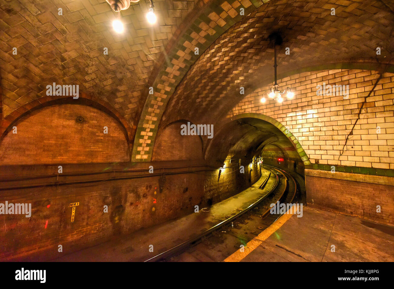 Old city hall station new york hi-res stock photography and images - Alamy