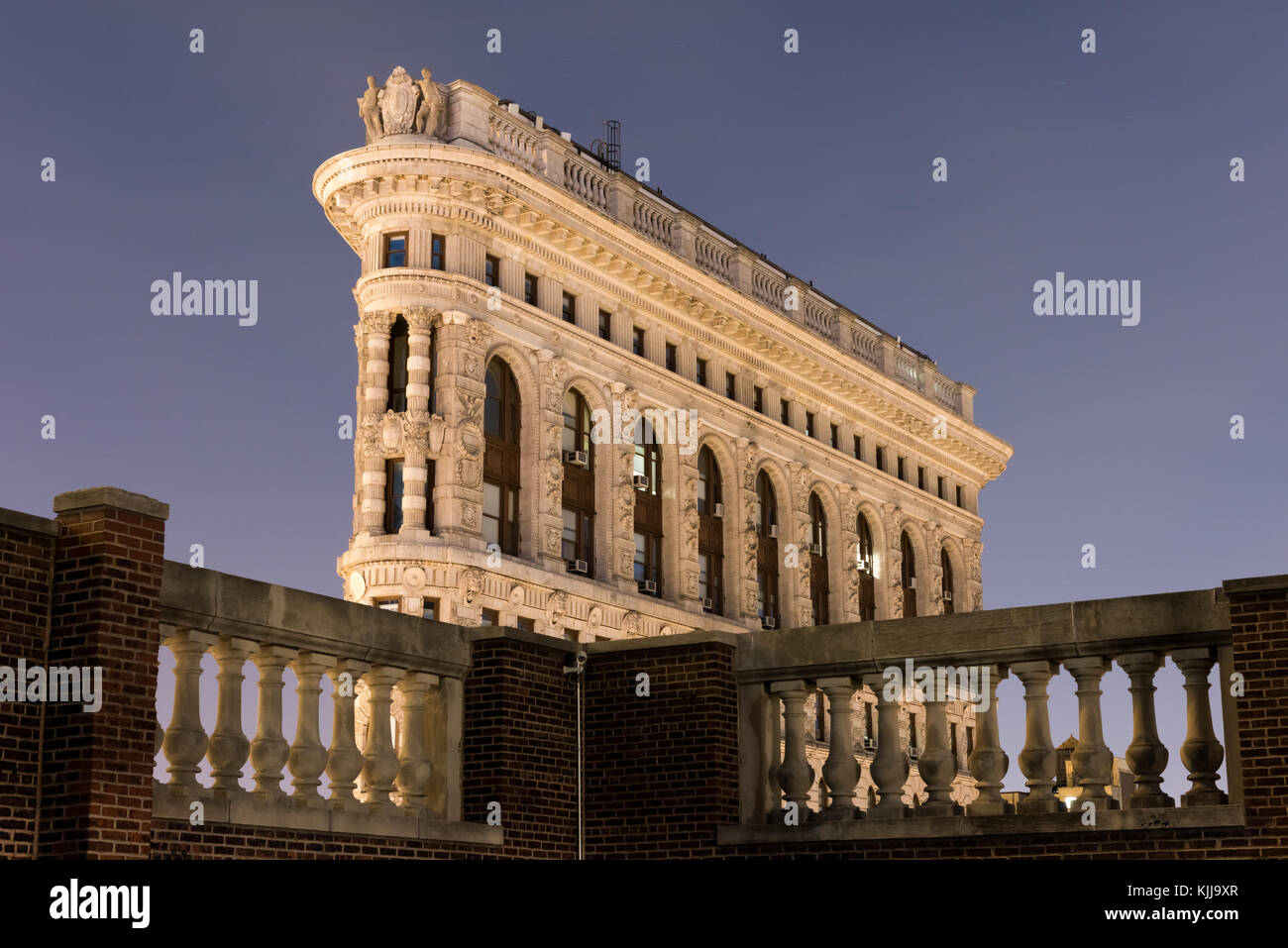 First avenue midtown manhattan hi-res stock photography and images - Alamy