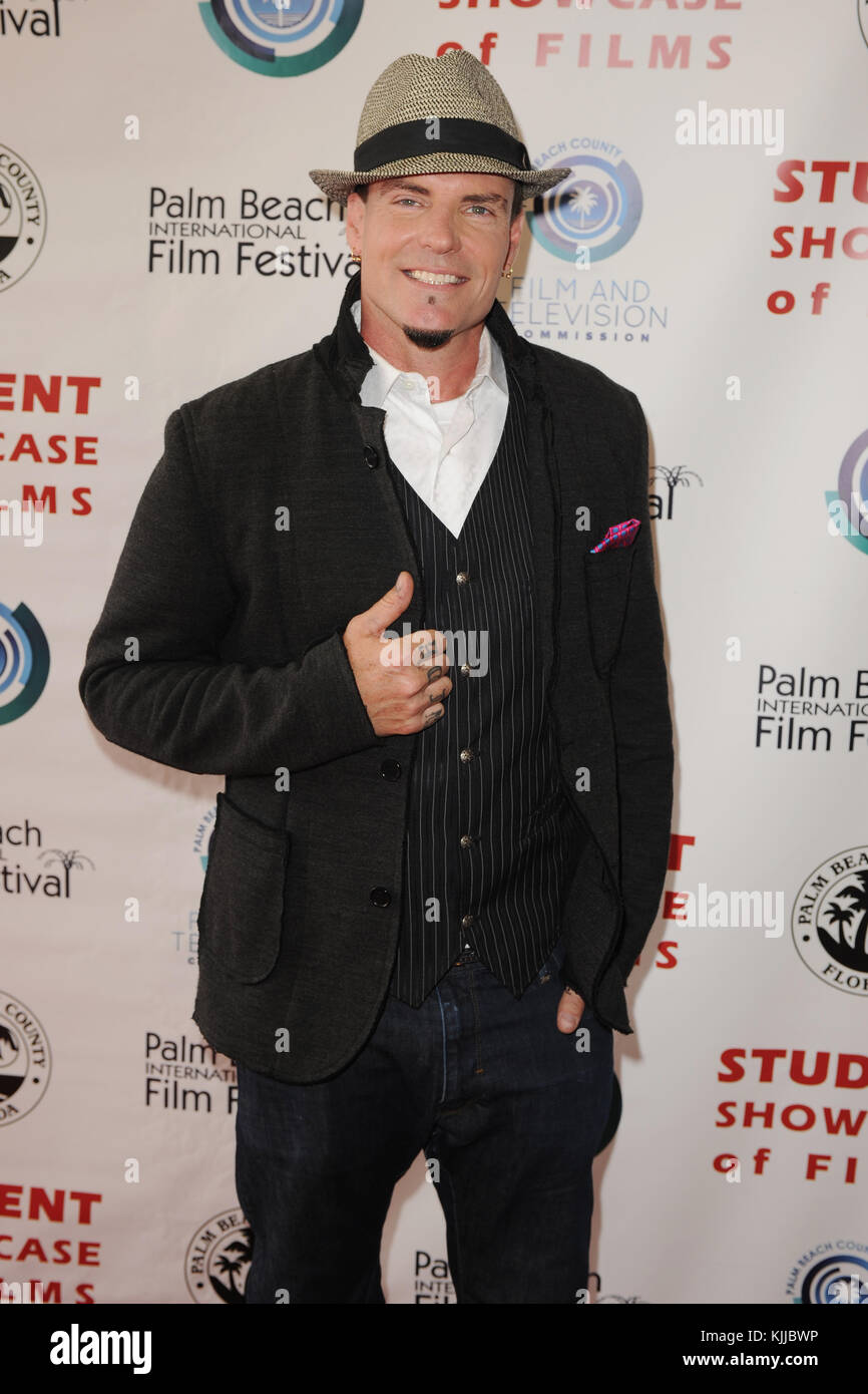 BOCA RATON, FL - MARCH 11: Actor Burt Reynold, Suzanne Niedland and ...