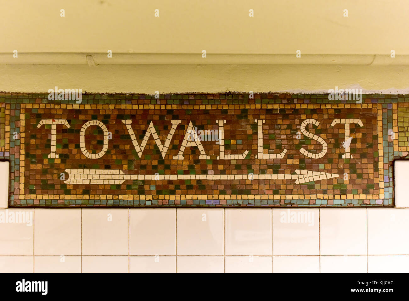 NEW YORK, NEW YORK - MARCH 11, 2015: MTA Wall Street Subway Station in ...