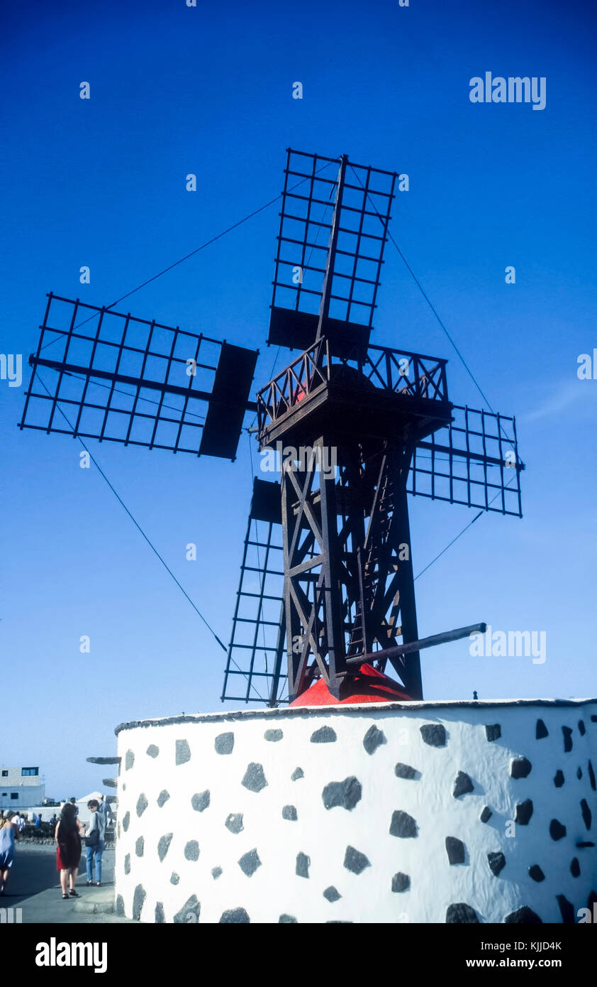 Skeleton windmill hi-res stock photography and images - Alamy