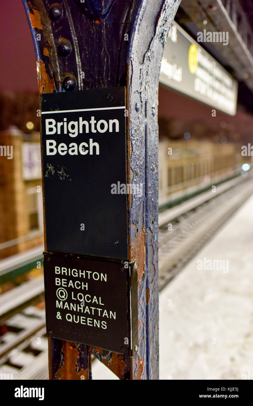 Brighton station at night hi-res stock photography and images - Alamy