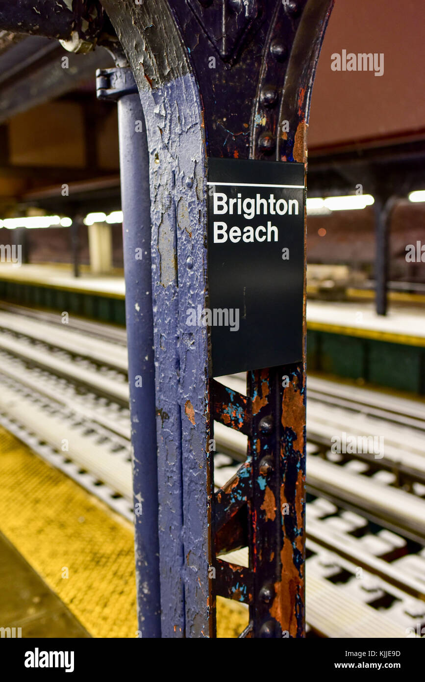 Brighton station at night hi-res stock photography and images - Alamy