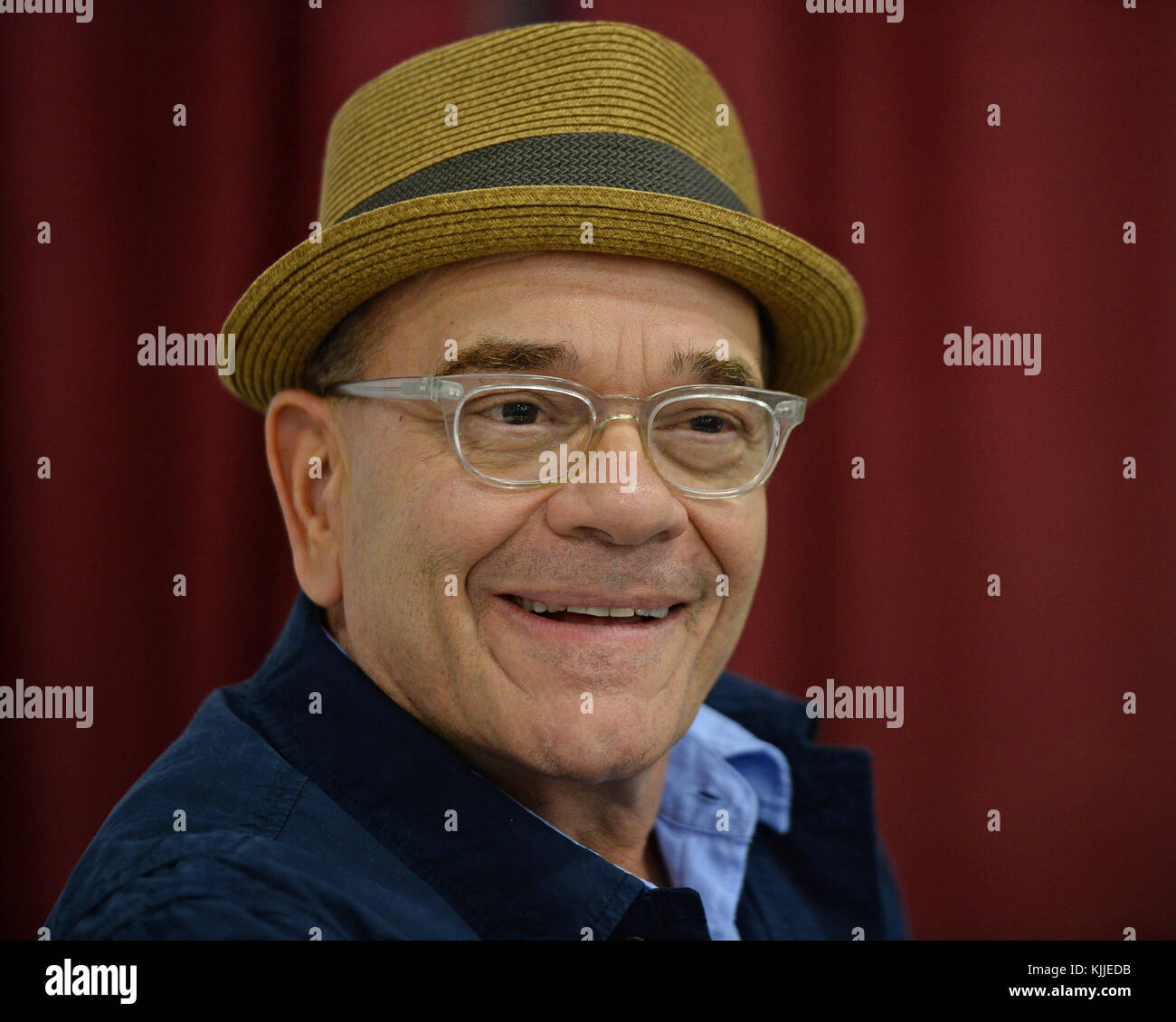 Robert picardo hi-res stock photography and images - Alamy