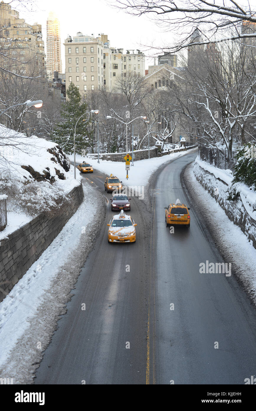NEW YORK, NEW YORK - FEBRUARY 9, 2013: New York City taxi cabs driving ...