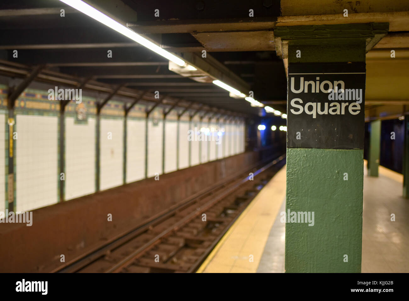 NEW YORK, NEW YORK - JANUARY 10, 2015: Union Square Subway Station in ...