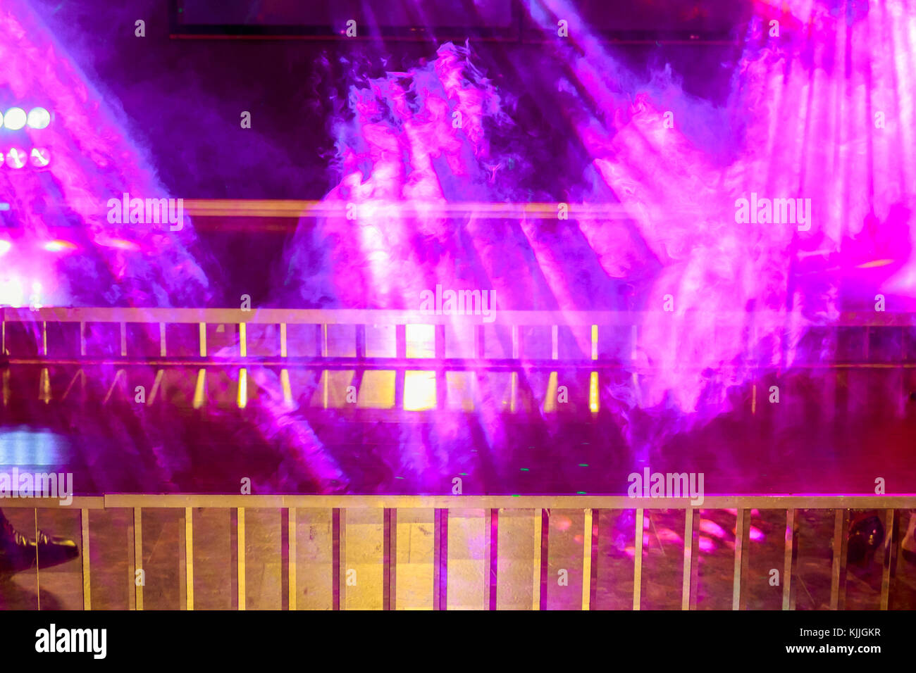 Stage spotlight pink hi-res stock photography and images - Alamy