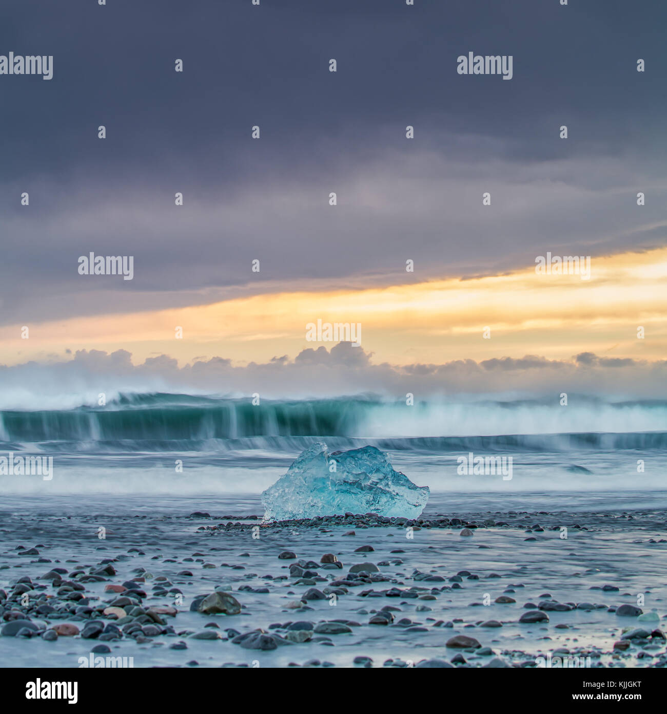 Volcanic beaches iceland High Resolution Stock Photography and Images ...