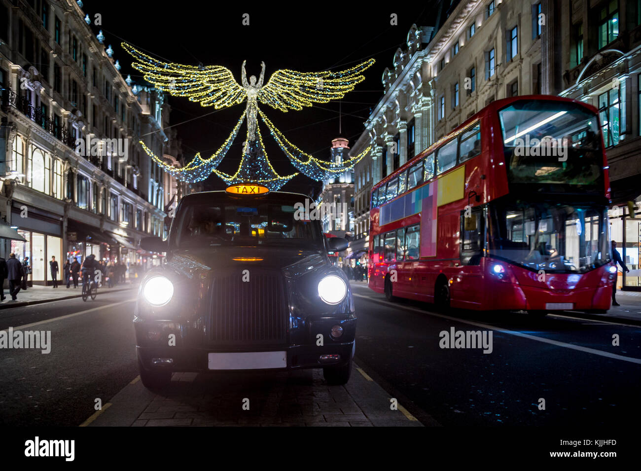 Twinkling christmas lights hi-res stock photography and images - Alamy