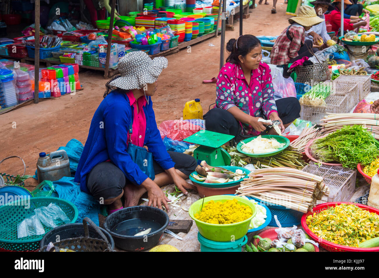 Cambodian Women High Resolution Stock Photography and Images - Alamy