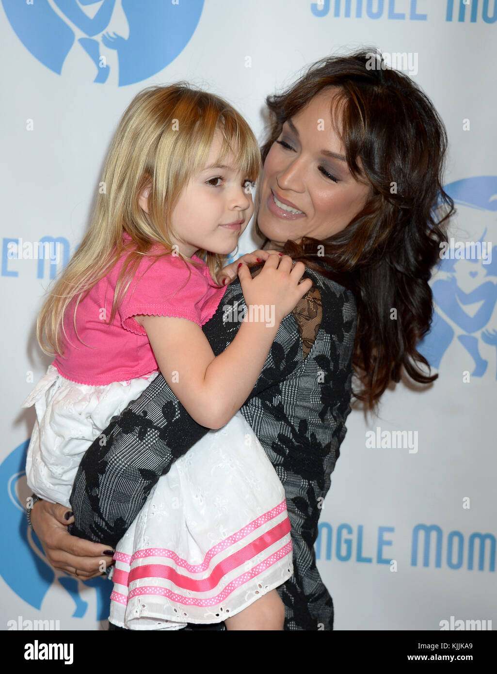 Mayte Garcia Adotta Un Bambino