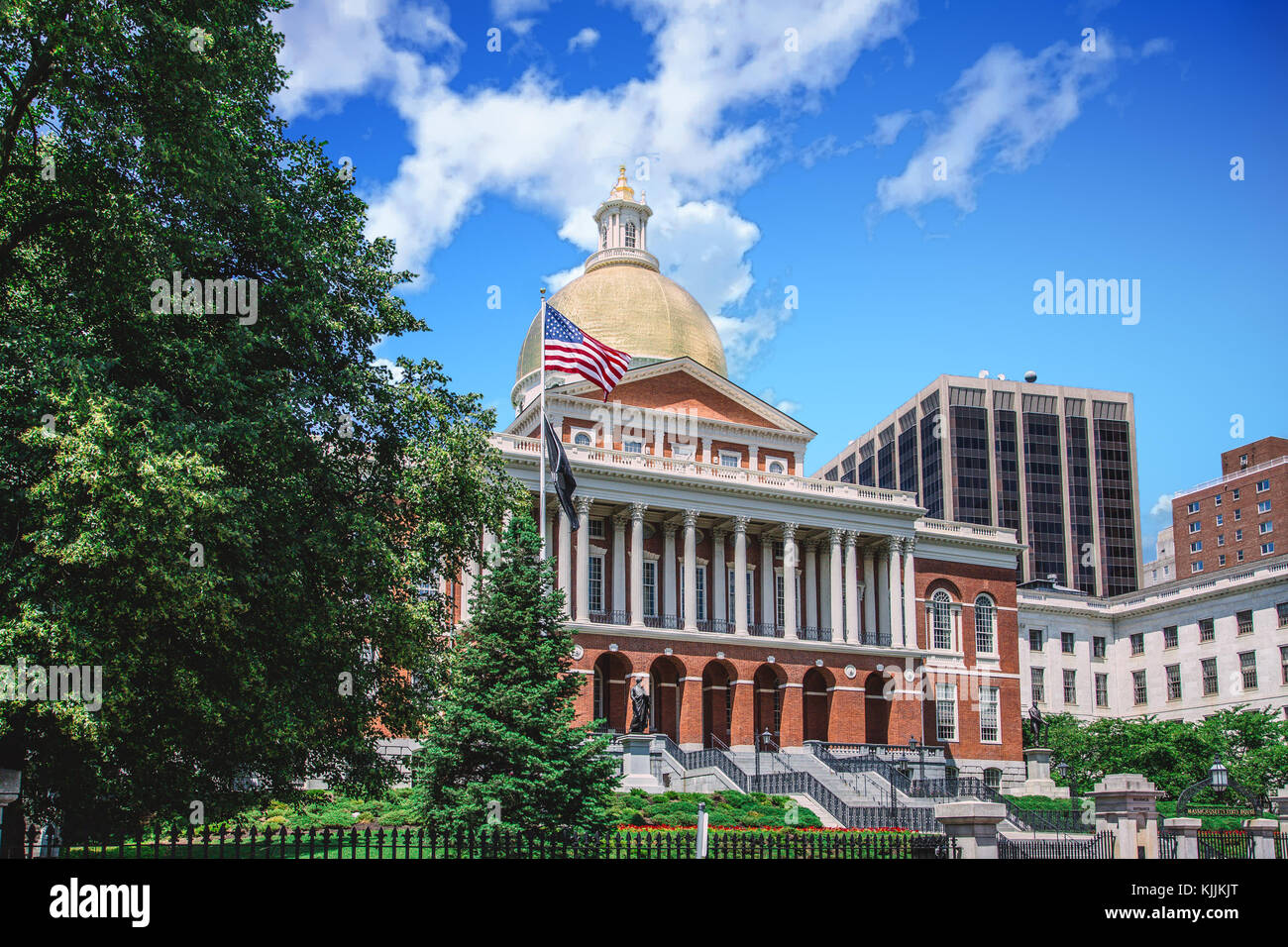 Old state house boston blue sky hi-res stock photography and images - Alamy