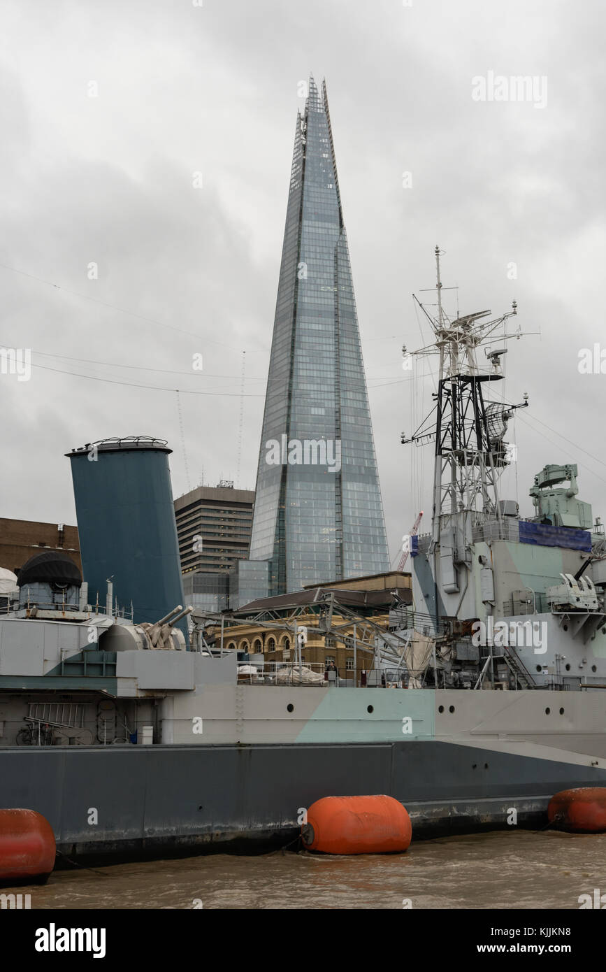 Artillery museum of tower of london hi-res stock photography and images ...