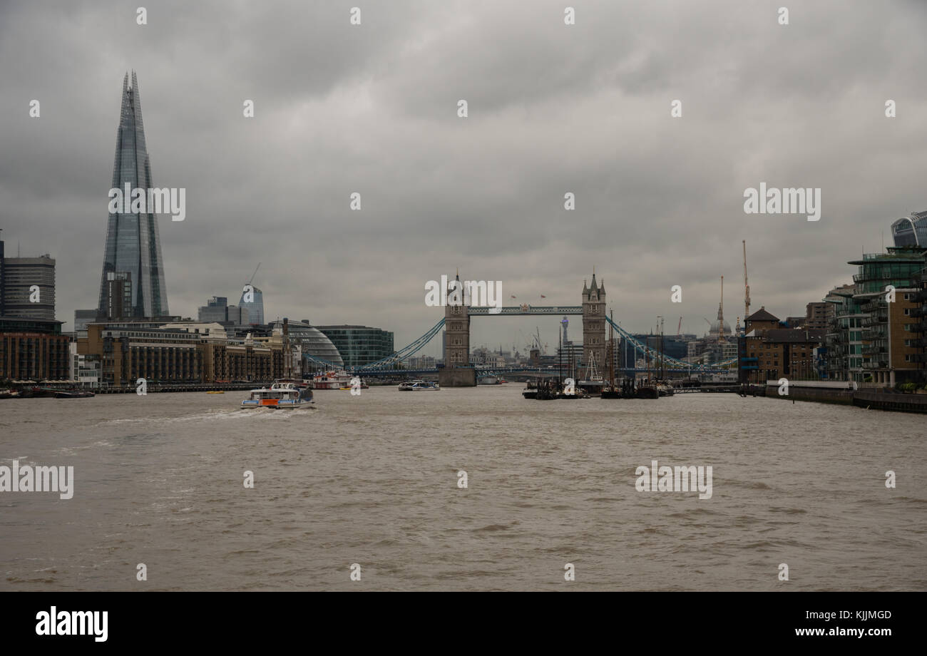 Panoramic view of the Tower Bridge in London viewed from the Thames ...