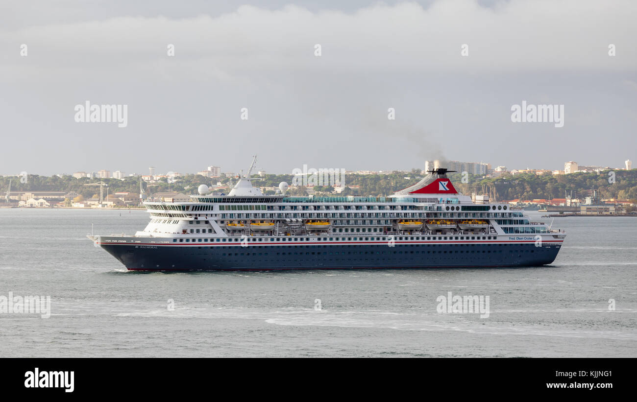 Fred olsen cruise ship balmoral hi-res stock photography and images - Alamy