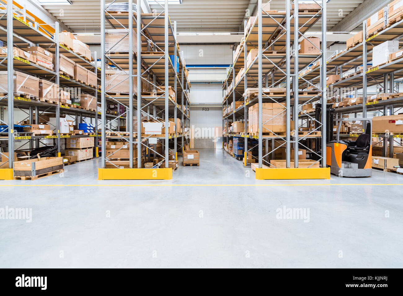 High rack warehouse in factory Stock Photo - Alamy