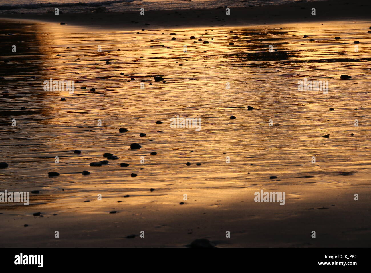 Golden sand hi-res stock photography and images - Alamy