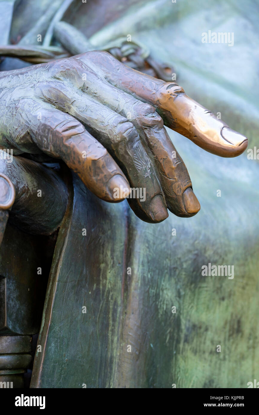 FDR statue hand index finger polished by the touch of visitors to ...
