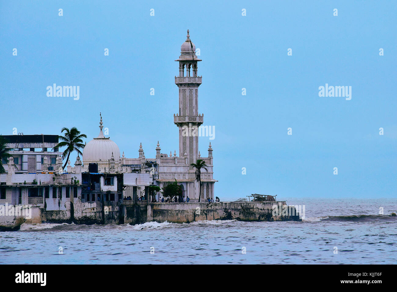 Haji Ali Dargah, mosque and tomb of Pir Haji Ali Shah Bukhari Mumbai ...