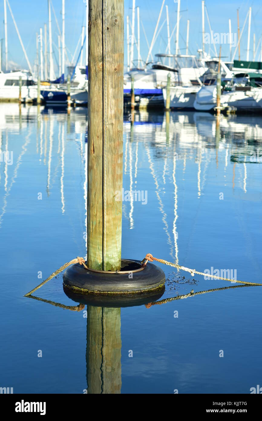 Wooden mooring pole hi-res stock photography and images - Alamy