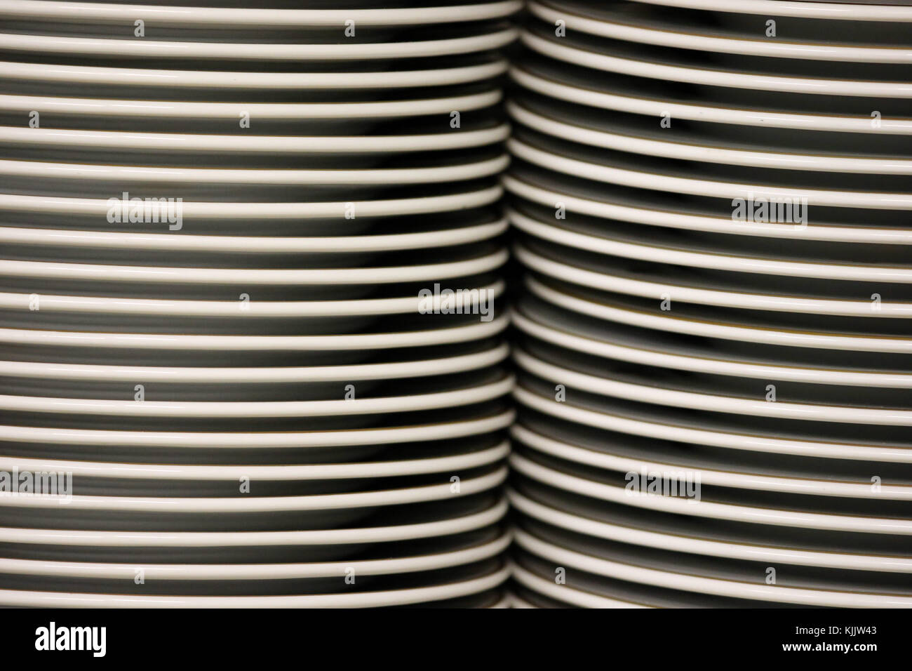 A stack of plates hi-res stock photography and images - Alamy