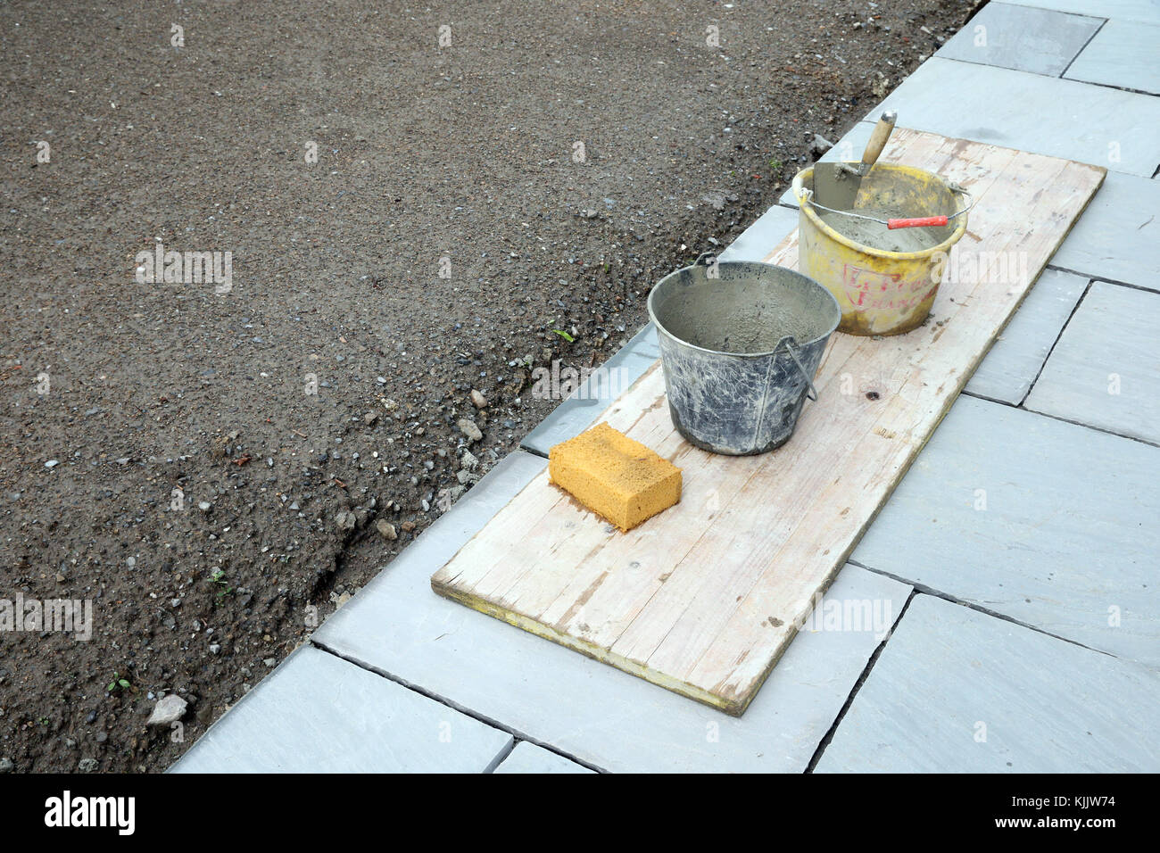 Cement with stones hi-res stock photography and images - Alamy