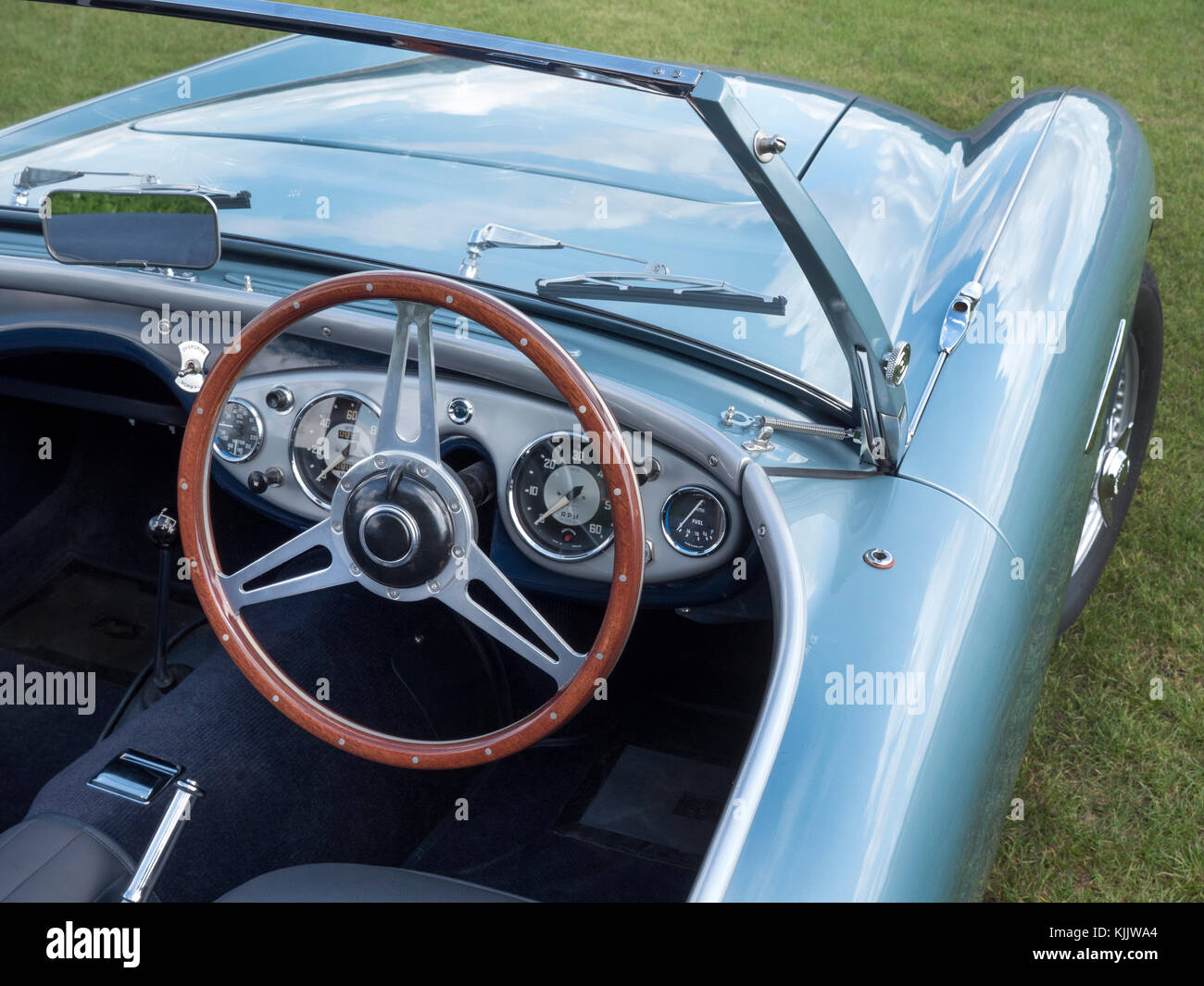 1950's Austin Healey 100/4 Stock Photo - Alamy