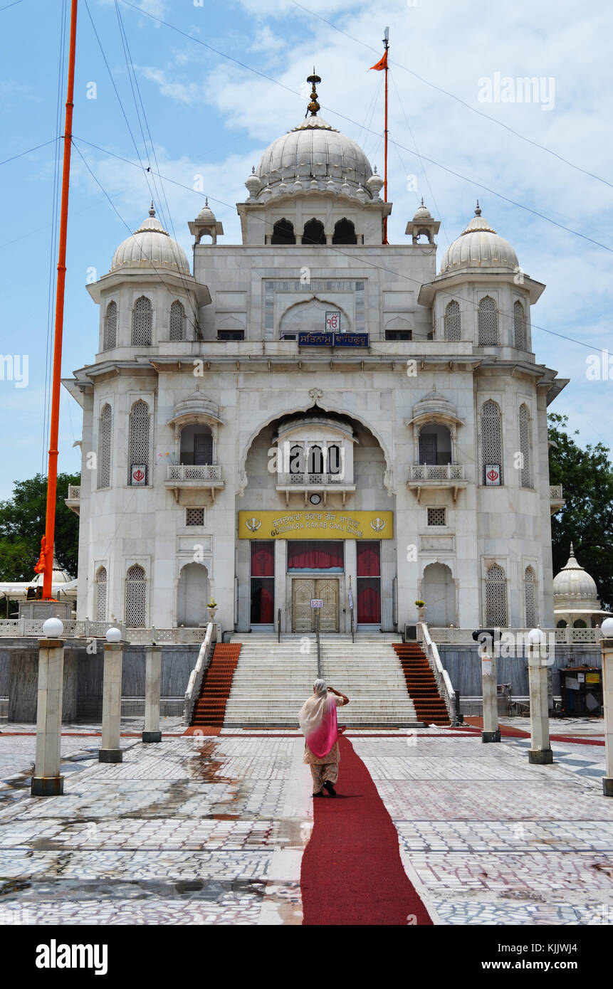 Sikh lady hi-res stock photography and images - Alamy
